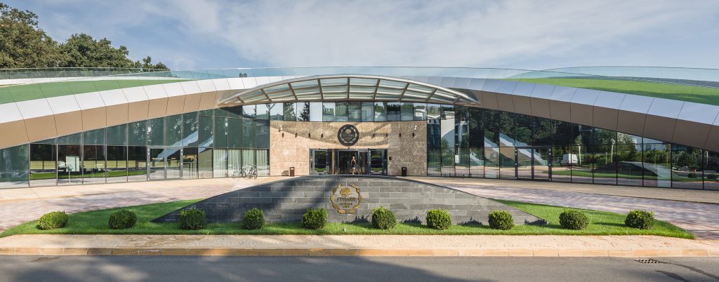 Press - Stejarii Country Club